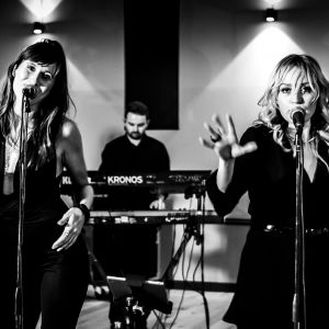 The Visual | Premium Show Band With LED Grand Piano London | Alive Network