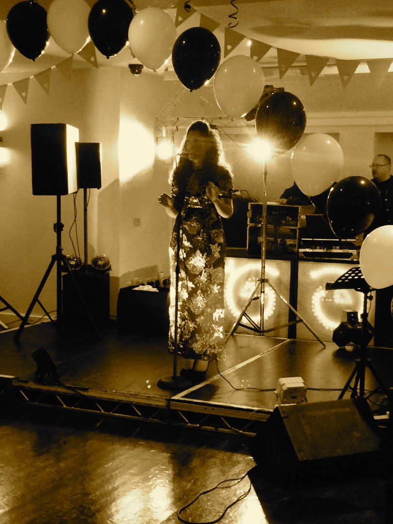Ruth | Solo Female Vocalist East Sussex | Alive Network