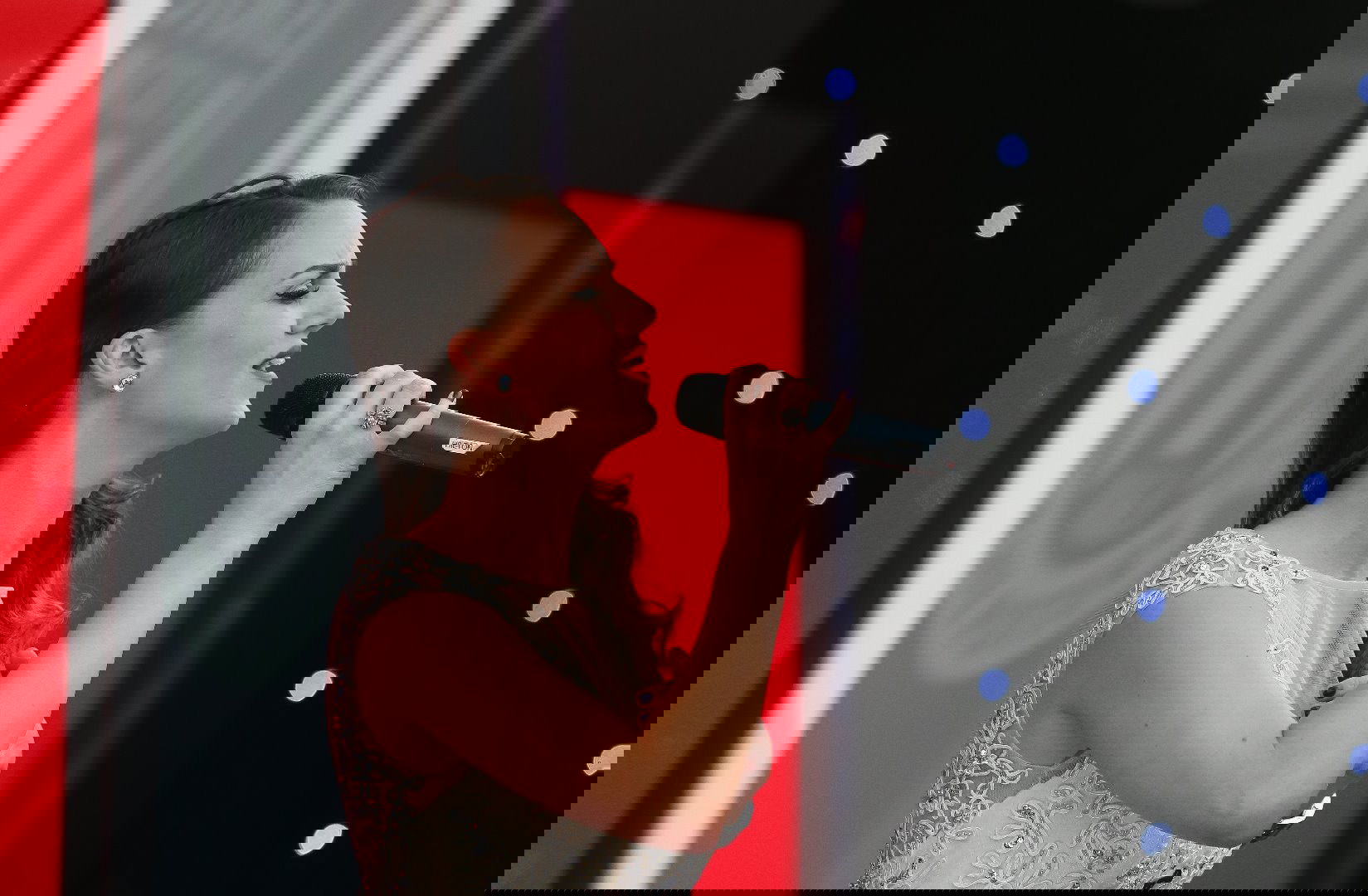 Louise | Solo Singer Surrey | Alive Network