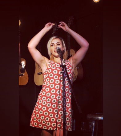 Ella Louise | Solo Singer With Tracks Hampshire | Alive Network