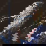 Kelly Barnes | Solo Singer Guitarist London | Alive Network