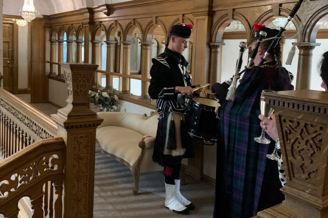 Drums and Pipes | Bagpipers Edinburgh | Alive Network