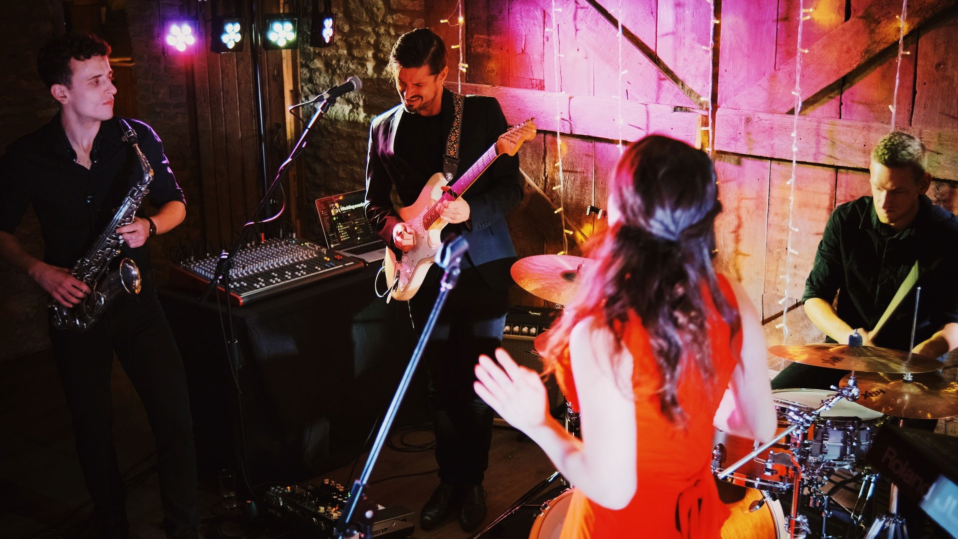 KickBack | Rock and Pop Function Band London | Alive Network