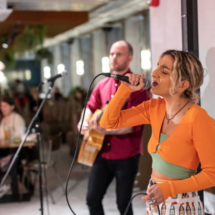 Eleni | Solo Singer With Tracks London | Alive Network