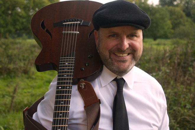 Jukebox Danny | Singer Guitarist Staffordshire | Alive Network