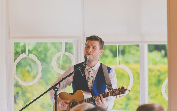 Harry Benjamin | Solo Singer/ Guitarist Dorset | Alive Network