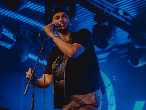 Sonny Ray | Acoustic Singer-Guitarist London | Alive Network