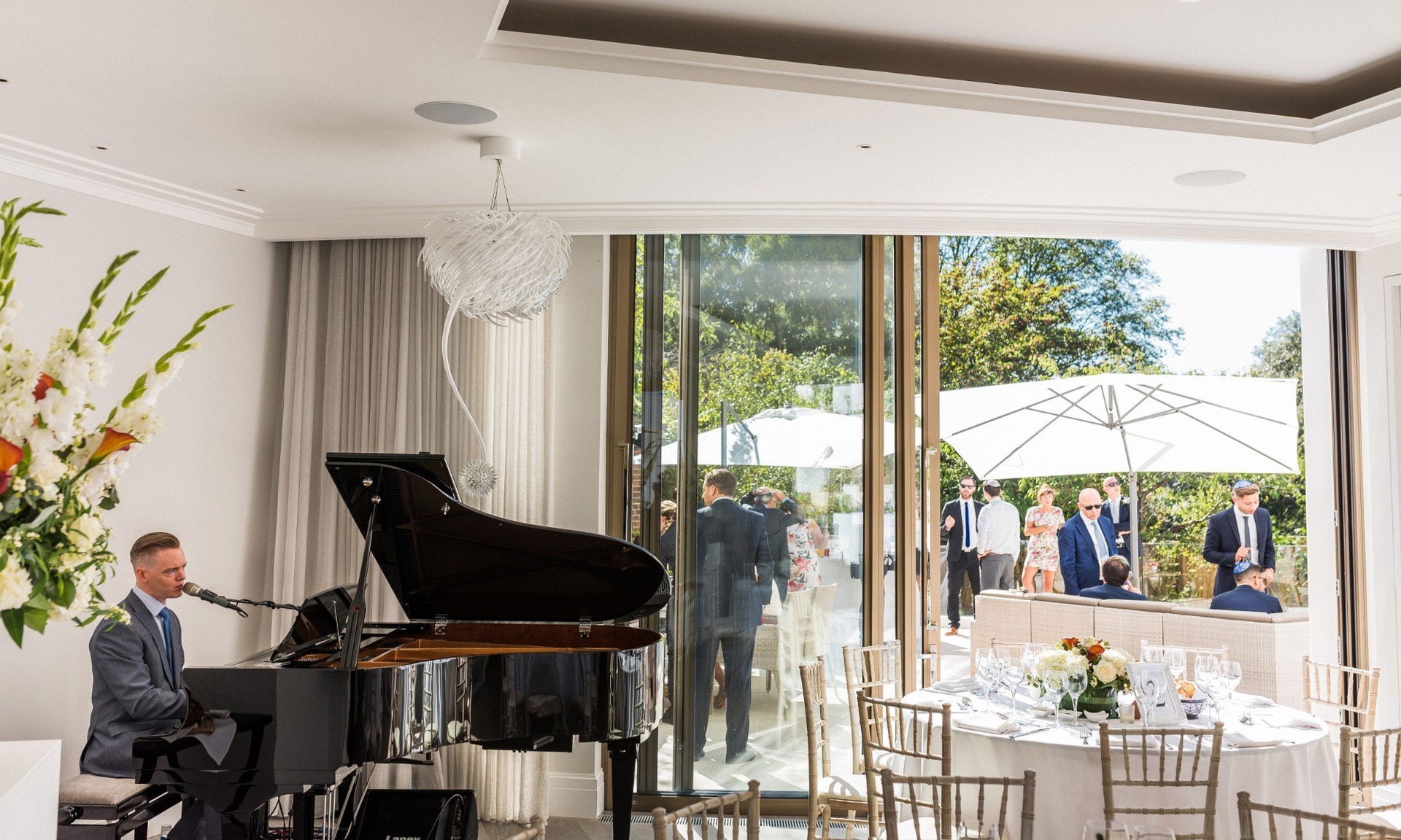 Tim James | Singer-Pianist Staines, Surrey | Alive Network