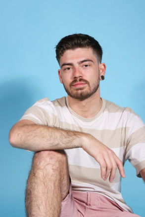 Tom Rollins | Singer Guitarist Leeds, West Yorkshire | Alive Network