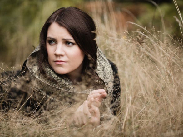 Elly | Singer Guitarist London | Alive Network