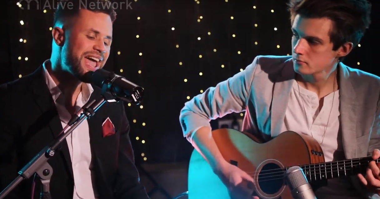 Signature | Rock and Pop Function Band Northamptonshire | Alive Network