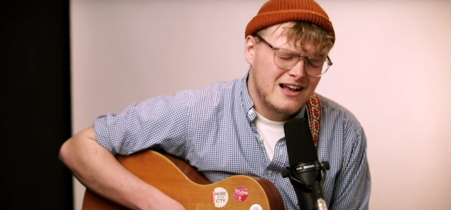 Acoustic Tom | Singer Guitarist Somerset | Alive Network