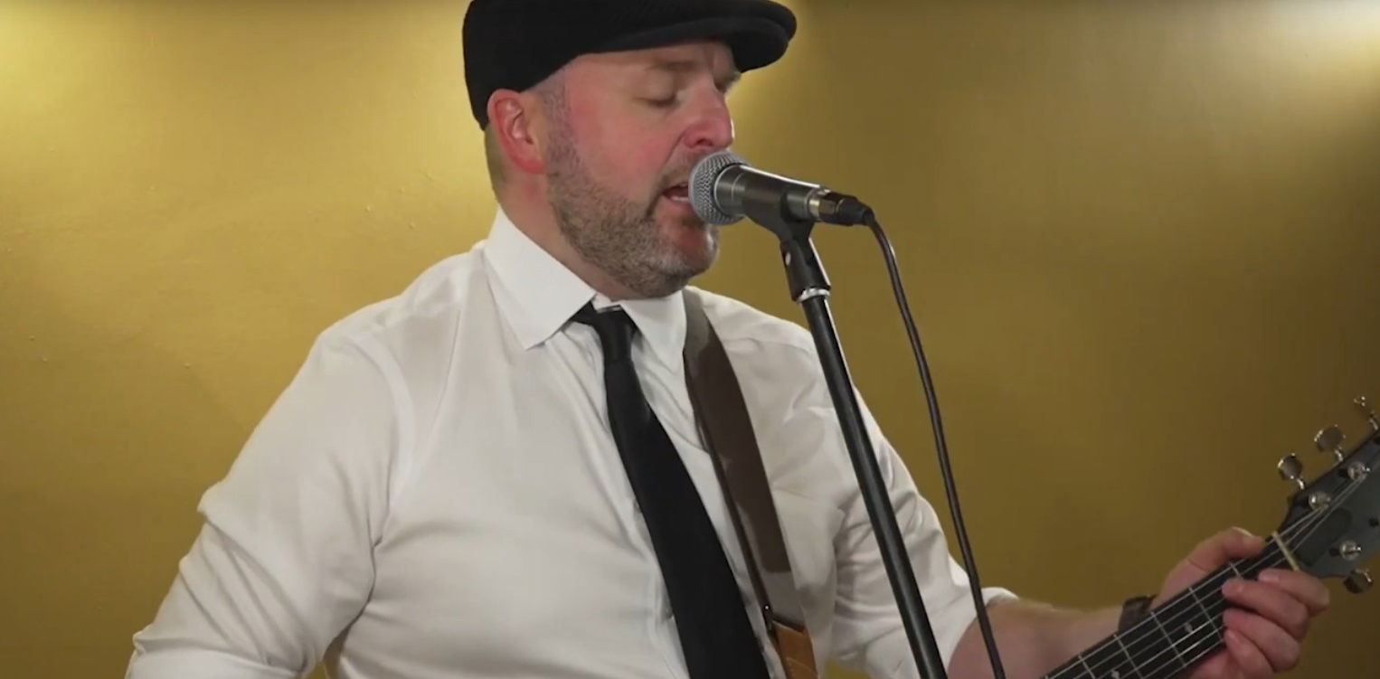 Jukebox Danny | Singer Guitarist Staffordshire | Alive Network