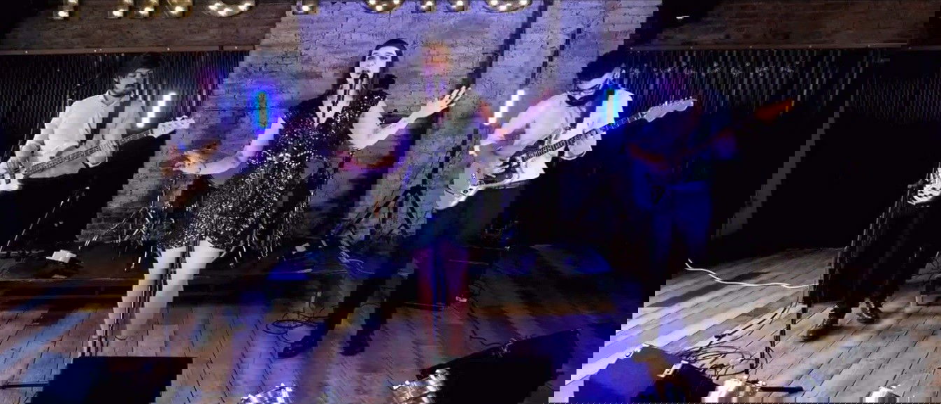 The Connection | Rock and Pop Function Band Leicestershire | Alive Network