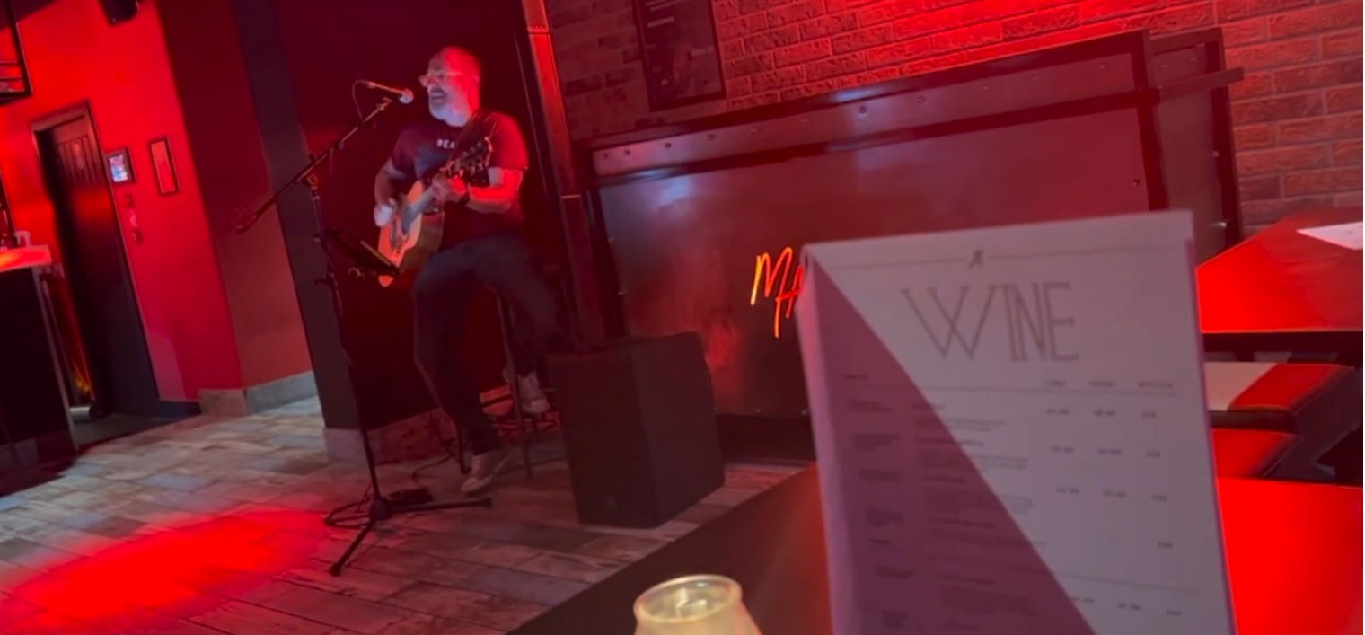 Acoustic Gareth | Singer Guitarist Lancashire | Alive Network