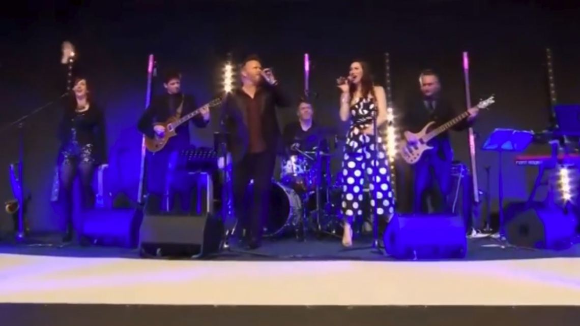 e2 | Rock and Pop Function Band Kent | Alive Network