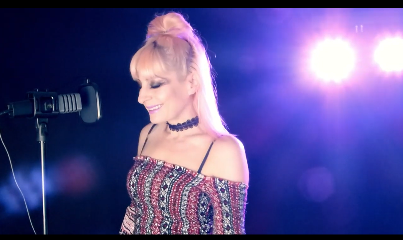 Hannah Elliot | Solo Singer Oxfordshire | Alive Network