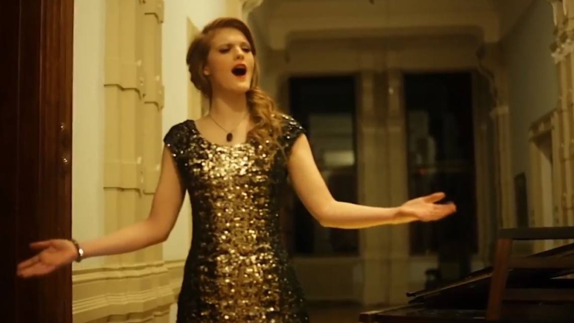 Hayley Louise | Solo Classical Soprano Singer Surrey | Alive Network