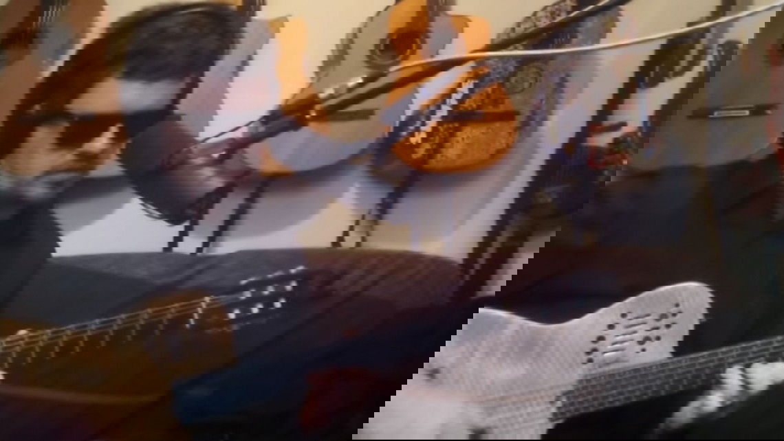 Huw Jones | Solo Singer/Guitarist London | Alive Network