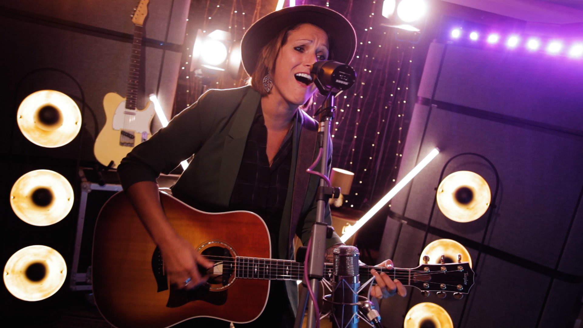 Jo Baldwin | Solo Singer West Midlands | Alive Network