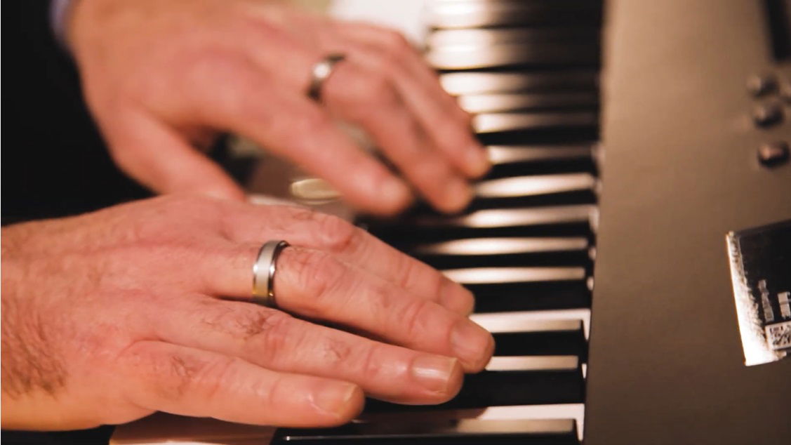 Johnny Fingers | Pianist Newquay, Cornwall | Alive Network