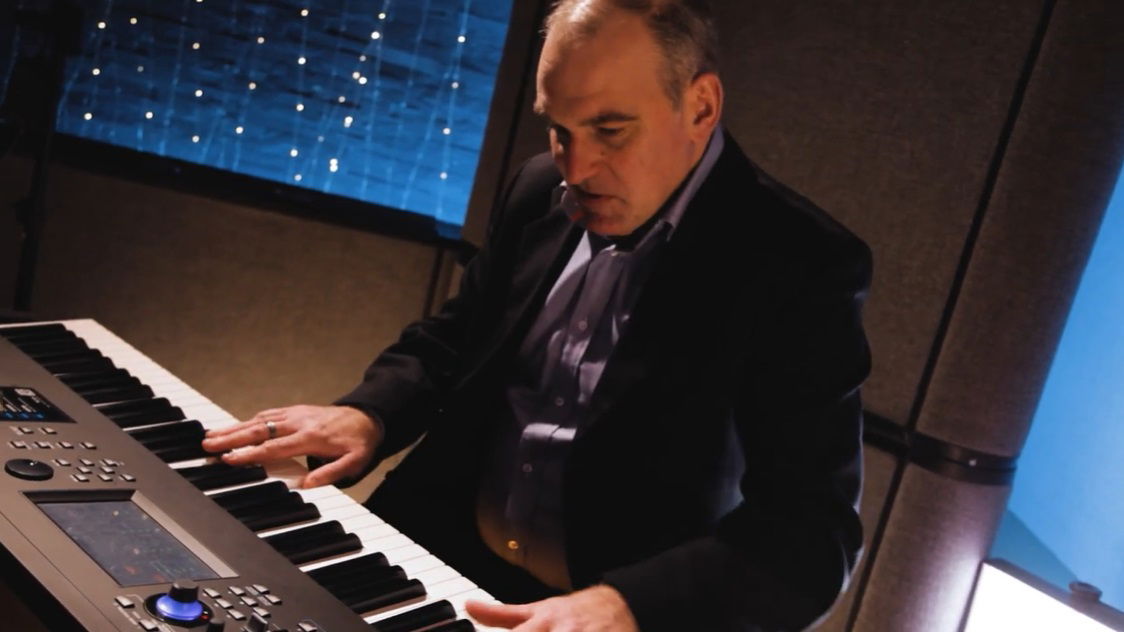 Johnny Fingers | Pianist Newquay, Cornwall | Alive Network