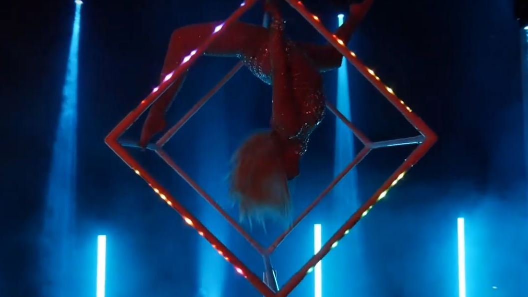 Aerial LED Cube | LED Aerial Act Daventry, Northamptonshire | Alive Network