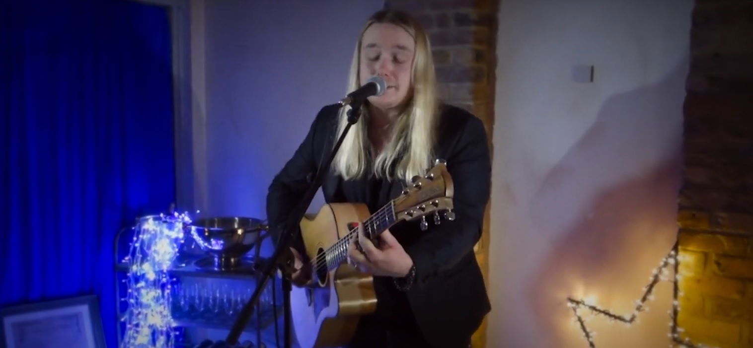 Harry Spencer | Singer Guitarist London | Alive Network