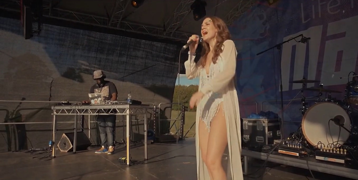 Louise | Solo Singer London | Alive Network