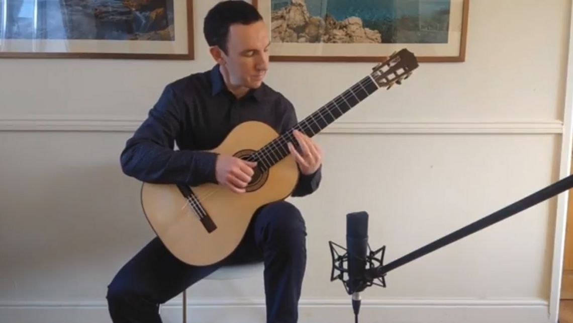 Mike Williams | Classical Guitarist Hertfordshire | Alive Network