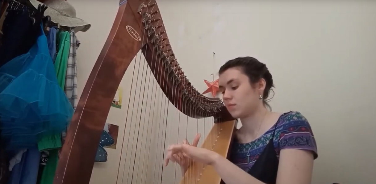 Scarlett Harp | Harpist Bristol | Alive Network