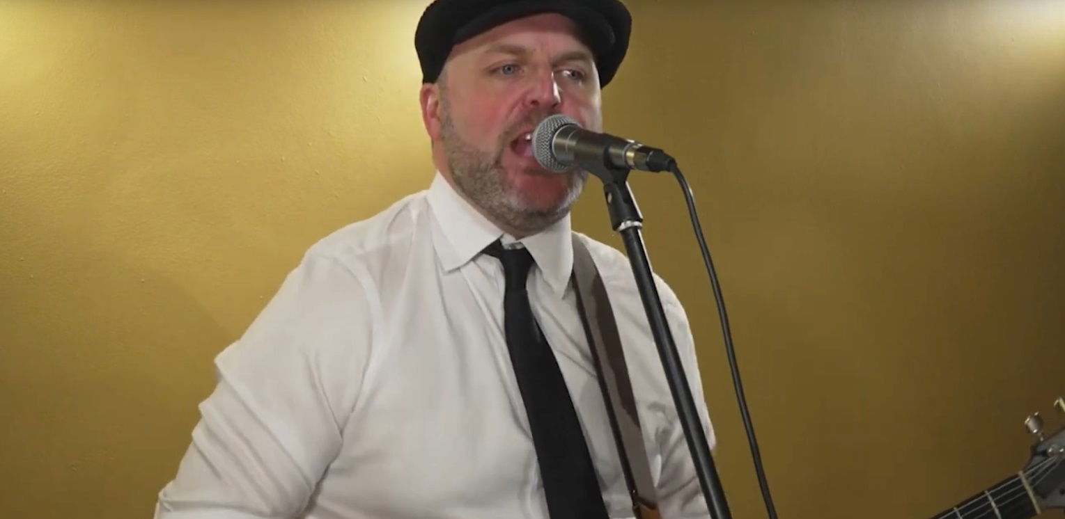 Jukebox Danny | Singer Guitarist Staffordshire | Alive Network