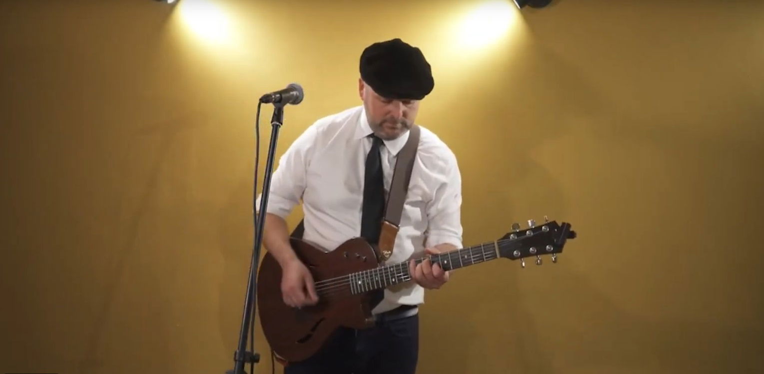 Jukebox Danny | Singer Guitarist Staffordshire | Alive Network