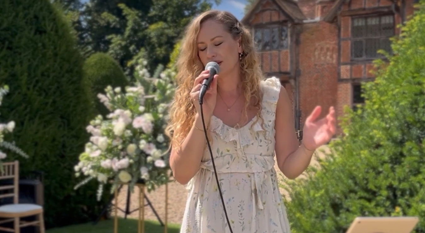 Songbird | Solo Singer Warwick, Warwickshire | Alive Network
