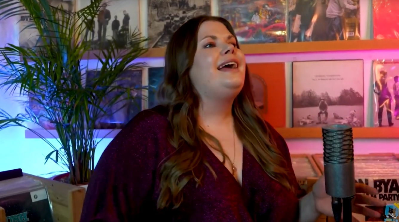 Showcase with Suzie | Solo Singer With Tracks Leicestershire | Alive ...