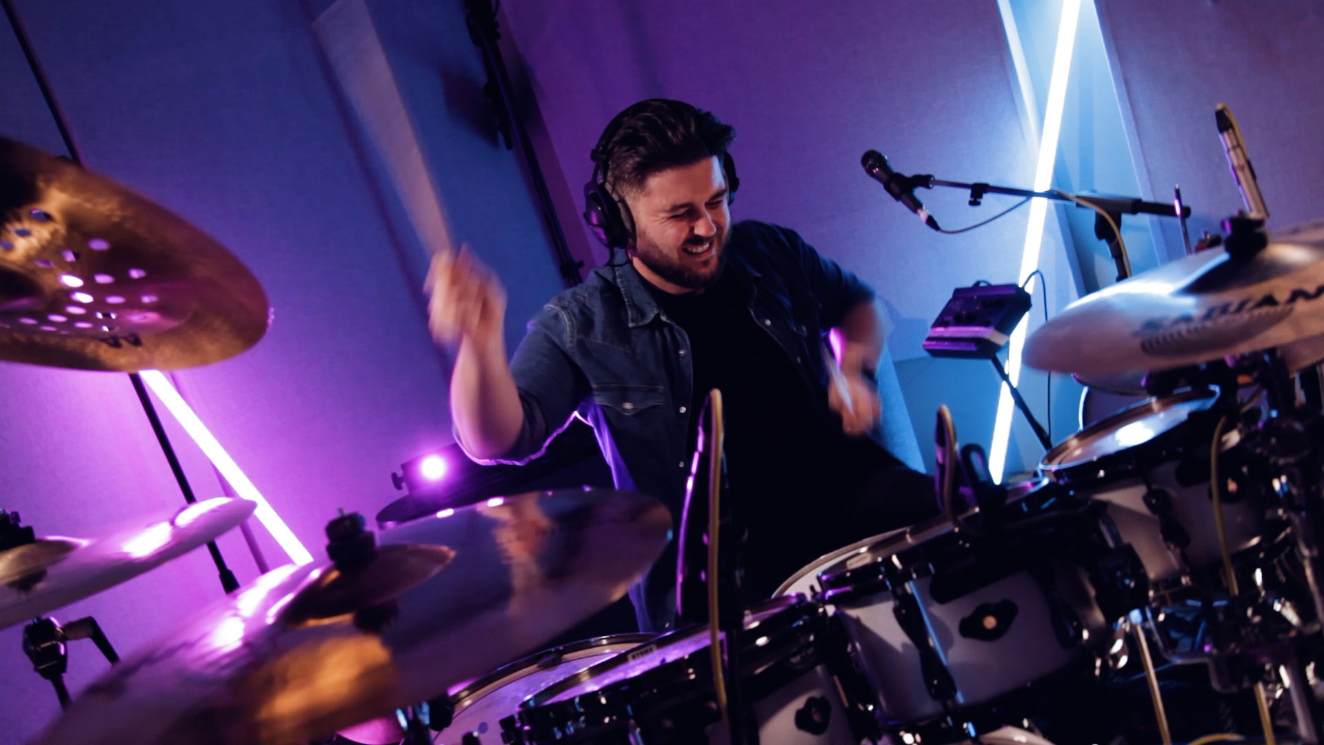 The Hot Shots | Rock and Pop Function Band Essex | Alive Network