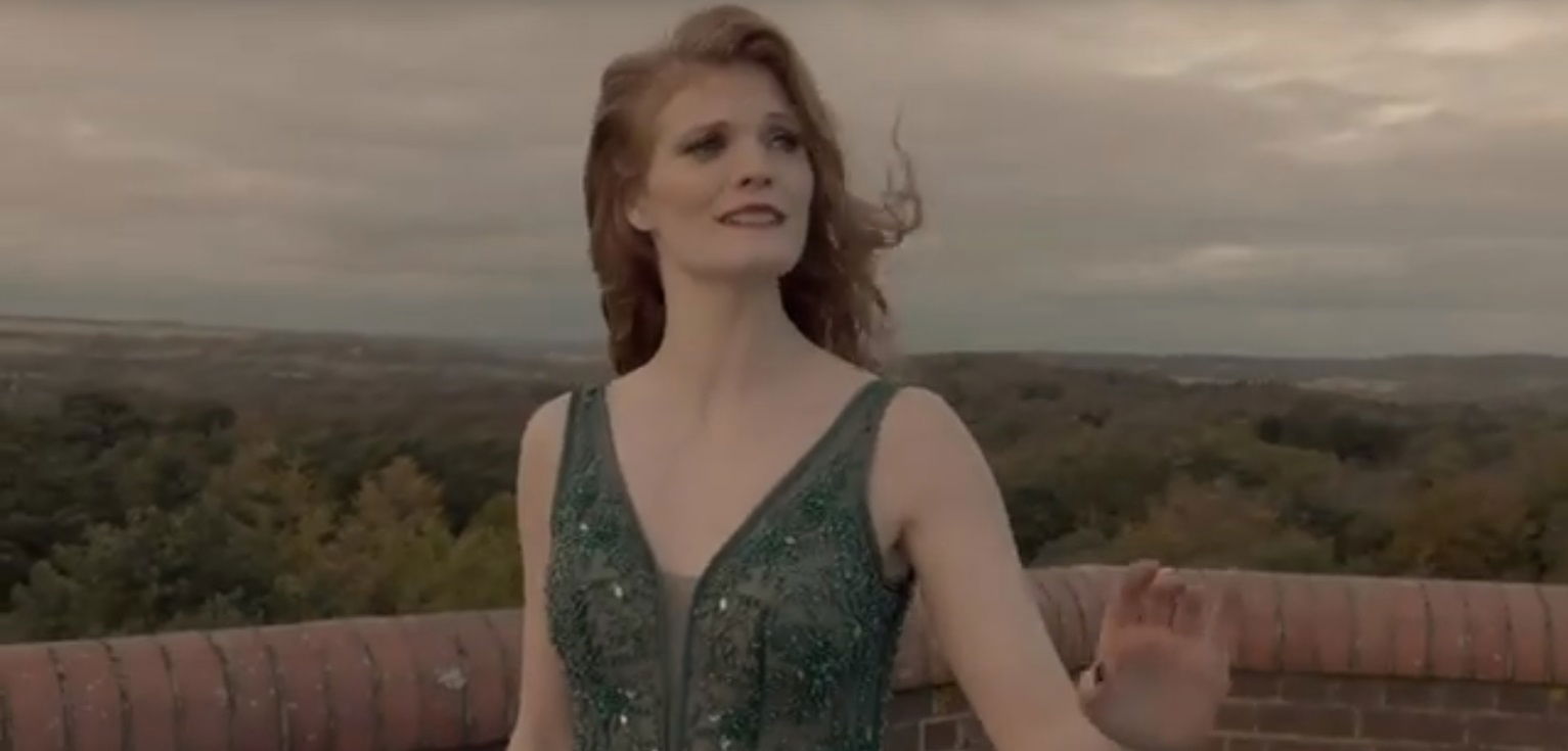 Hayley Louise | Solo Classical Soprano Singer Surrey | Alive Network